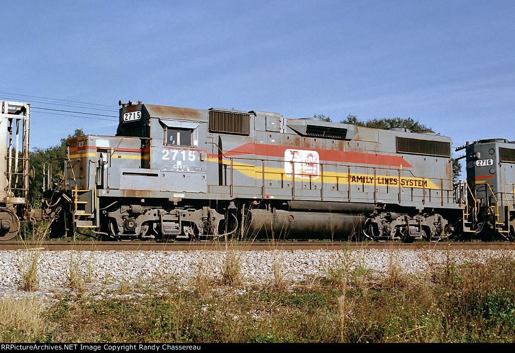 CSX 2715 (Family Lines Paint)